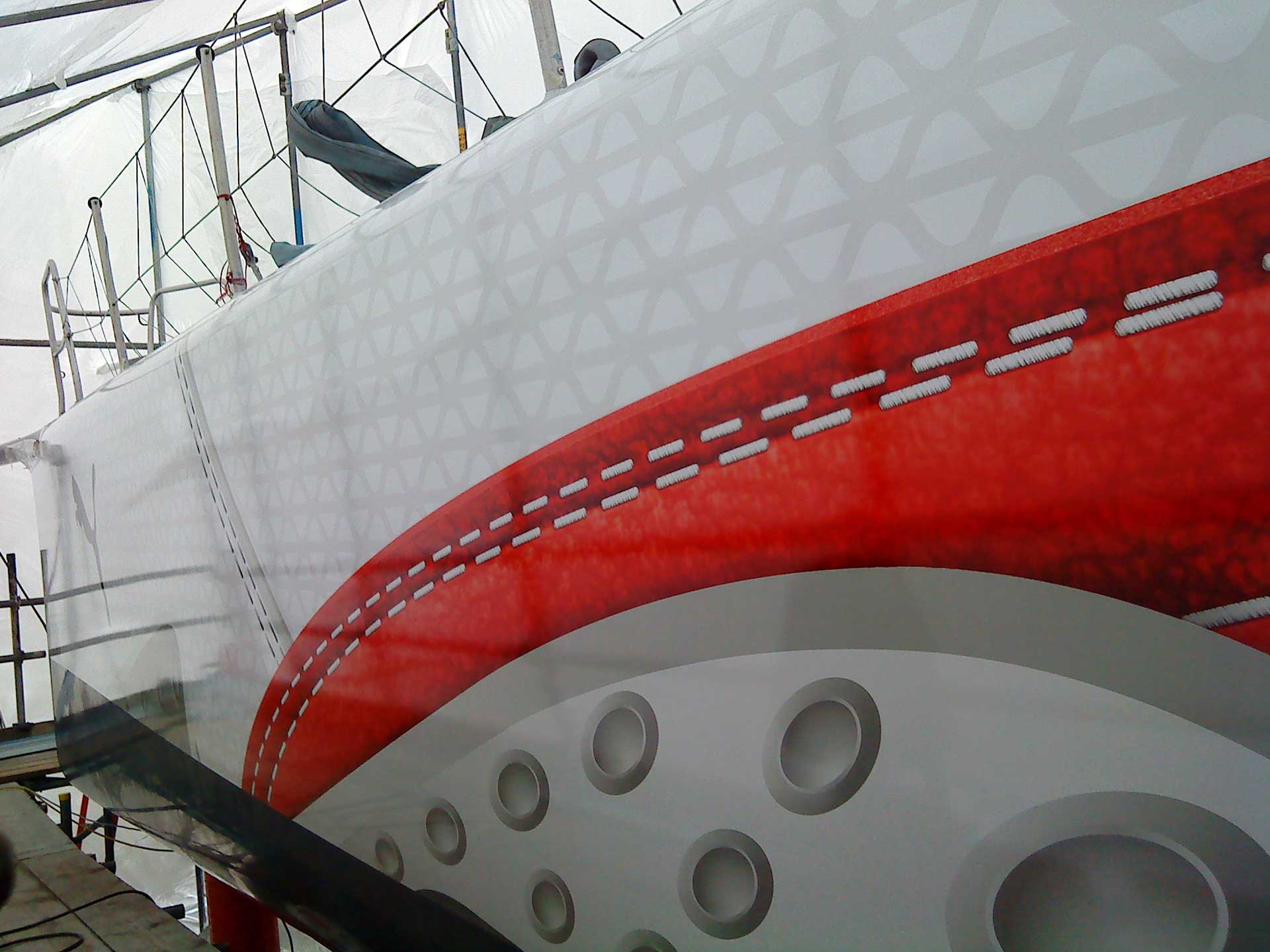 Professional Vinyl Graphics Installer - VinylWrapperUK