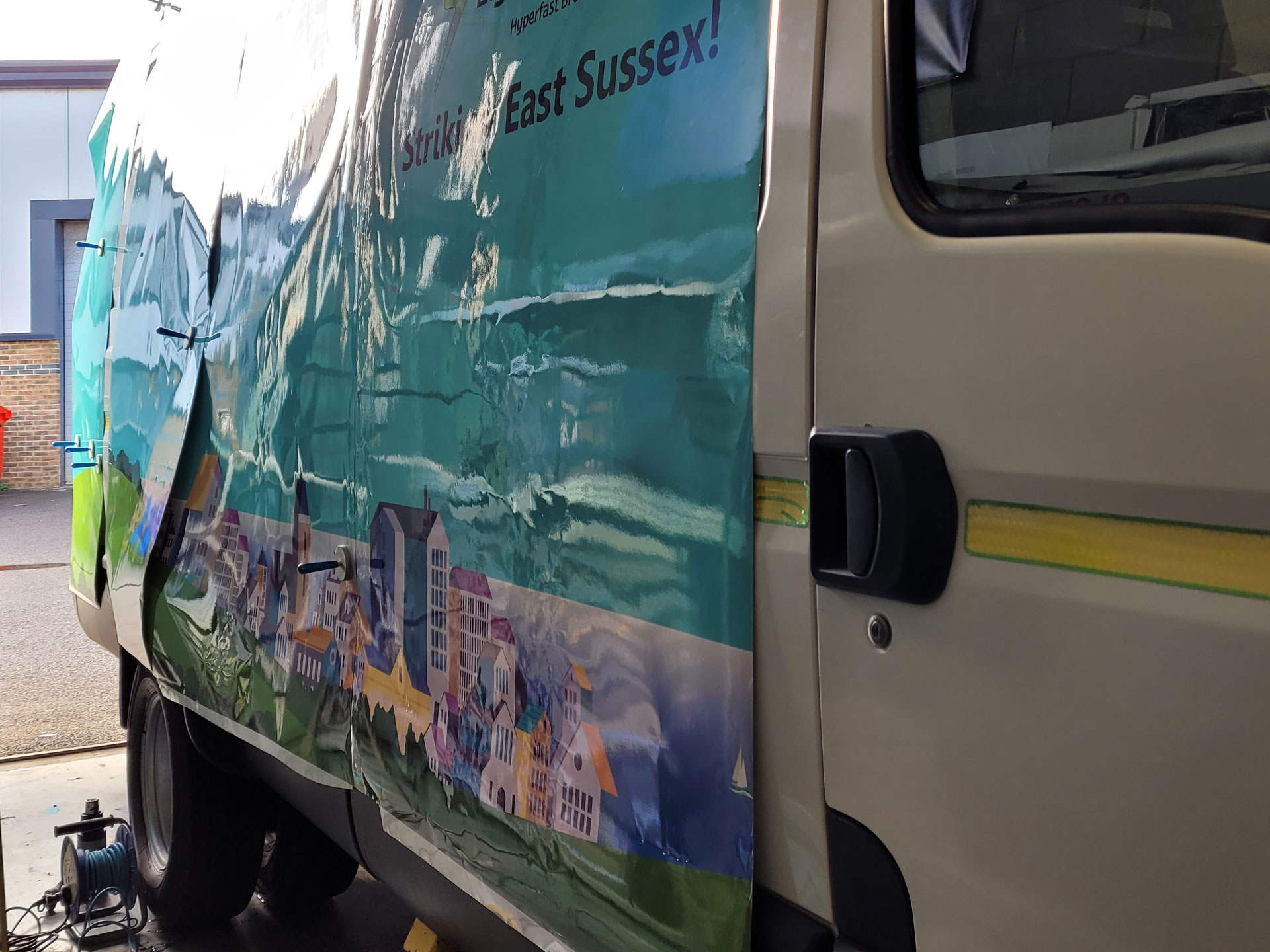 Car and Van vinyl wrapping in Southampton - VinylWrapperUK